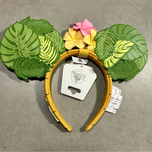 Loungefly | Accessories | Sale Disney Aulani Resort Mickey Minnie Mouse ...